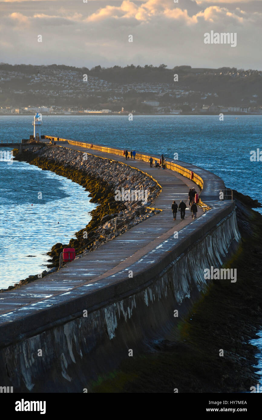 South wind clearing weather hi-res stock photography and images - Alamy