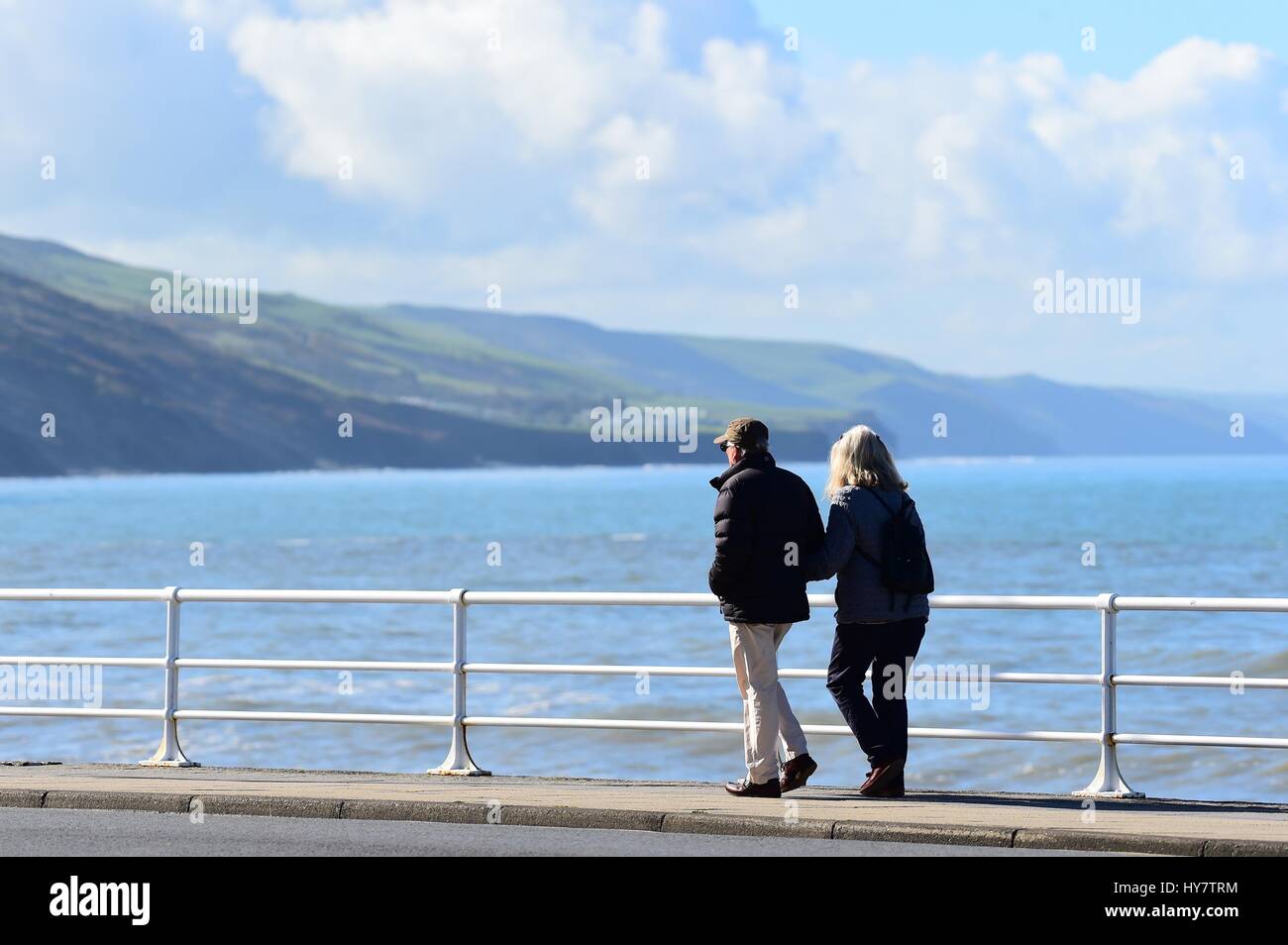 Aberystwyth Wales UK, Sunday 02 April 2017 UK weather : People on the ...
