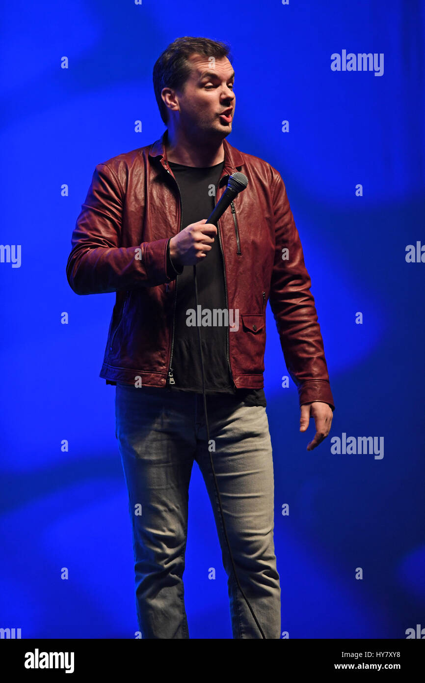 Jim jefferies comedian hi-res stock photography and images - Alamy