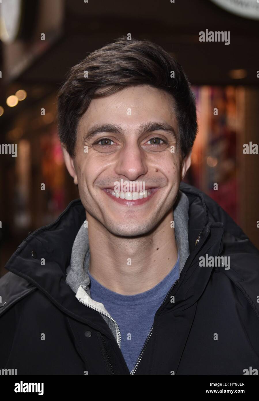 Celebrity candids sat hi-res stock photography and images - Alamy