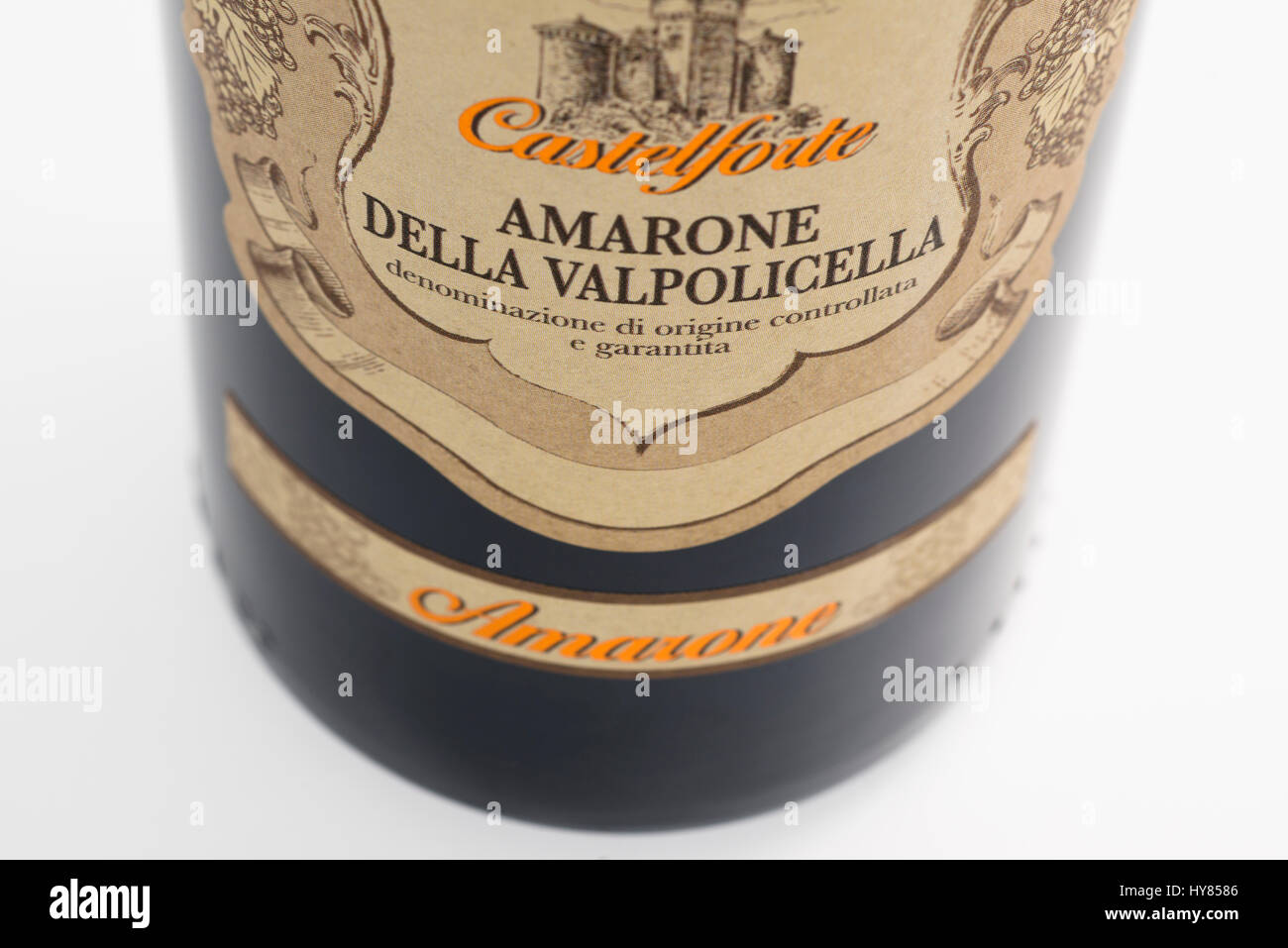 Wine label of a bottle of Amarone Stock Photo - Alamy