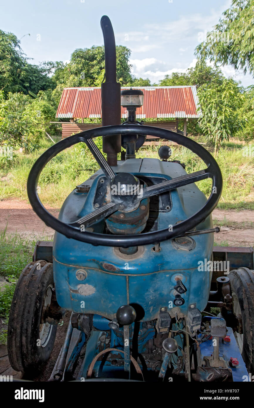Old tractor steering wheel hi-res stock photography and images - Alamy