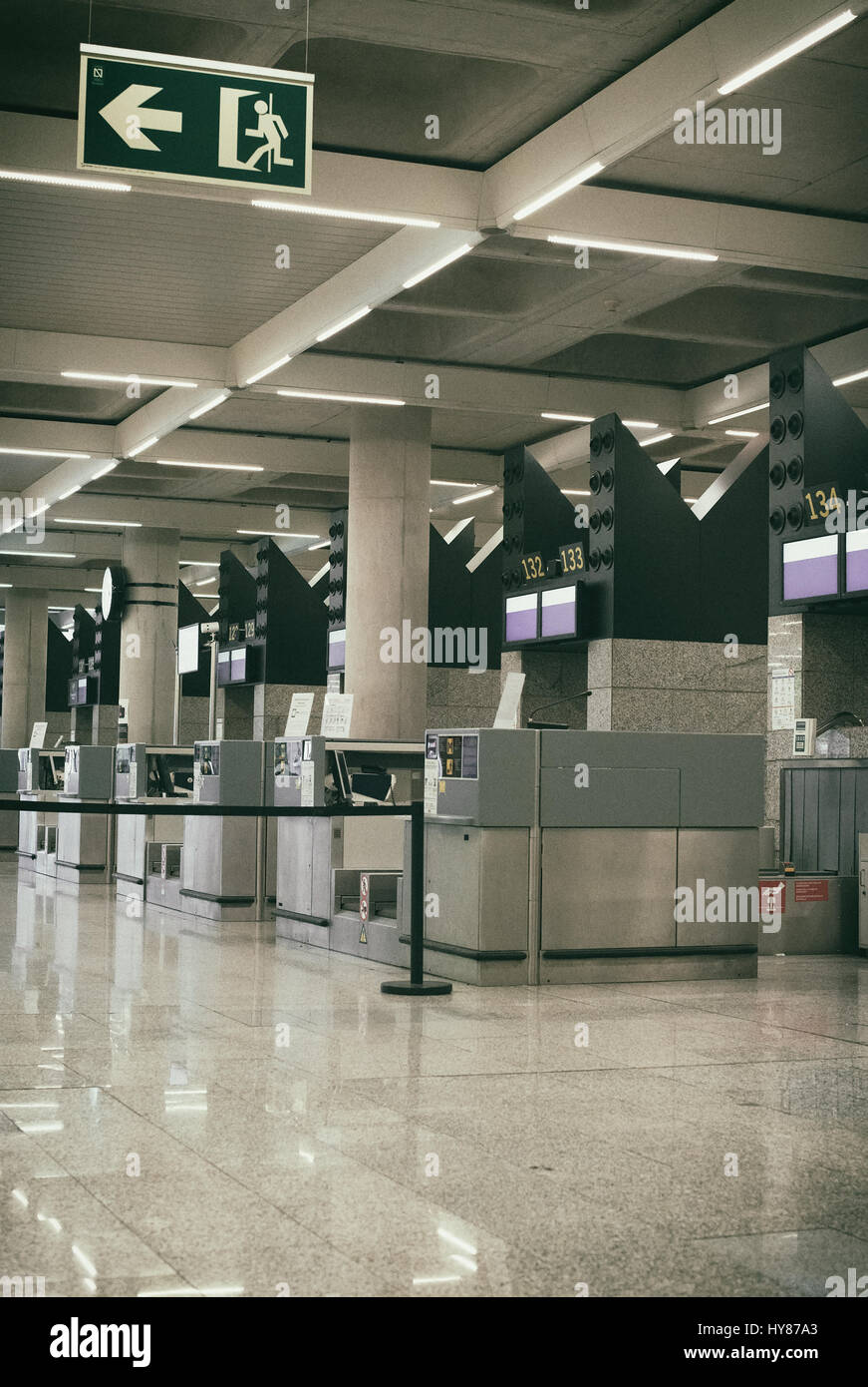 Check-in in modern international airport terminal Stock Photo - Alamy