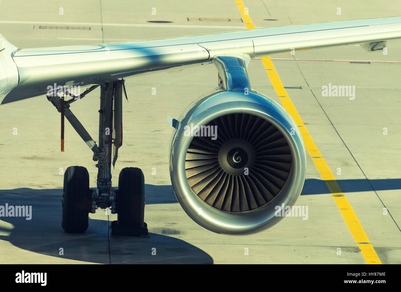 Airplane turbine hi-res stock photography and images - Alamy