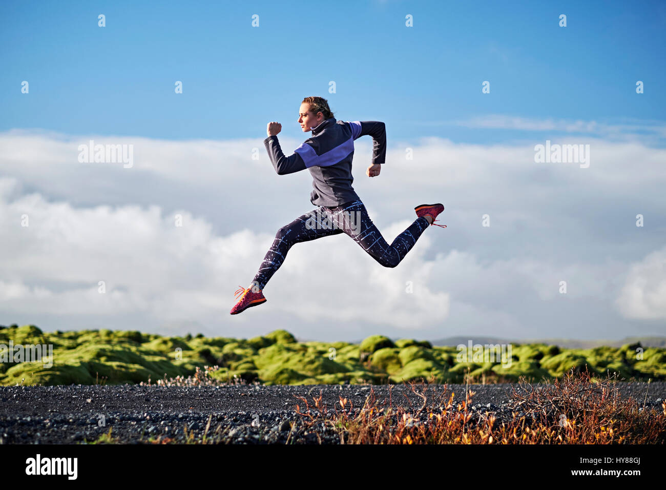 Leaping hi-res stock photography and images - Alamy