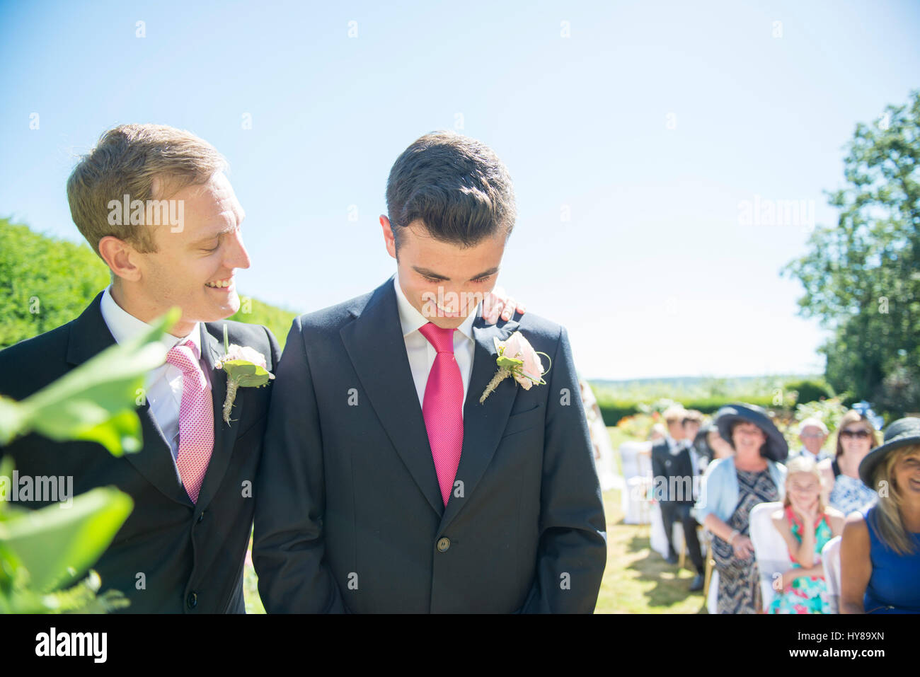 Man dressed as bride hi-res stock photography and images - Alamy