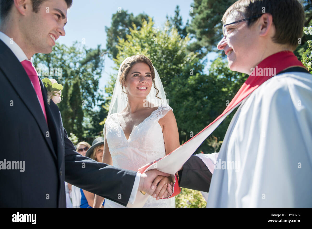 Female vicar hi-res stock photography and images - Alamy