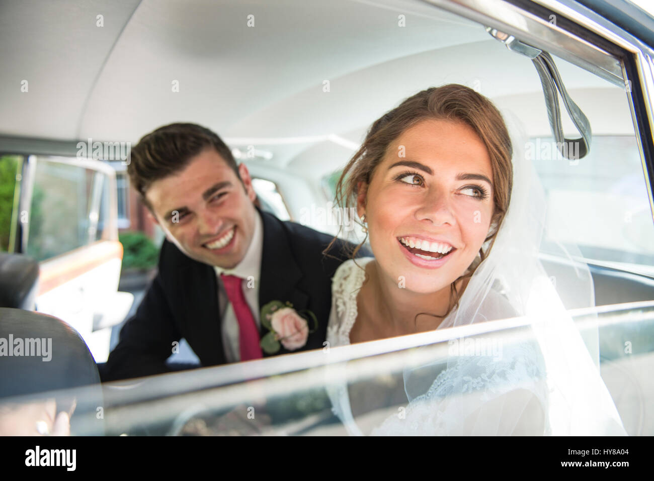 Just married car bride groom hi-res stock photography and images - Alamy
