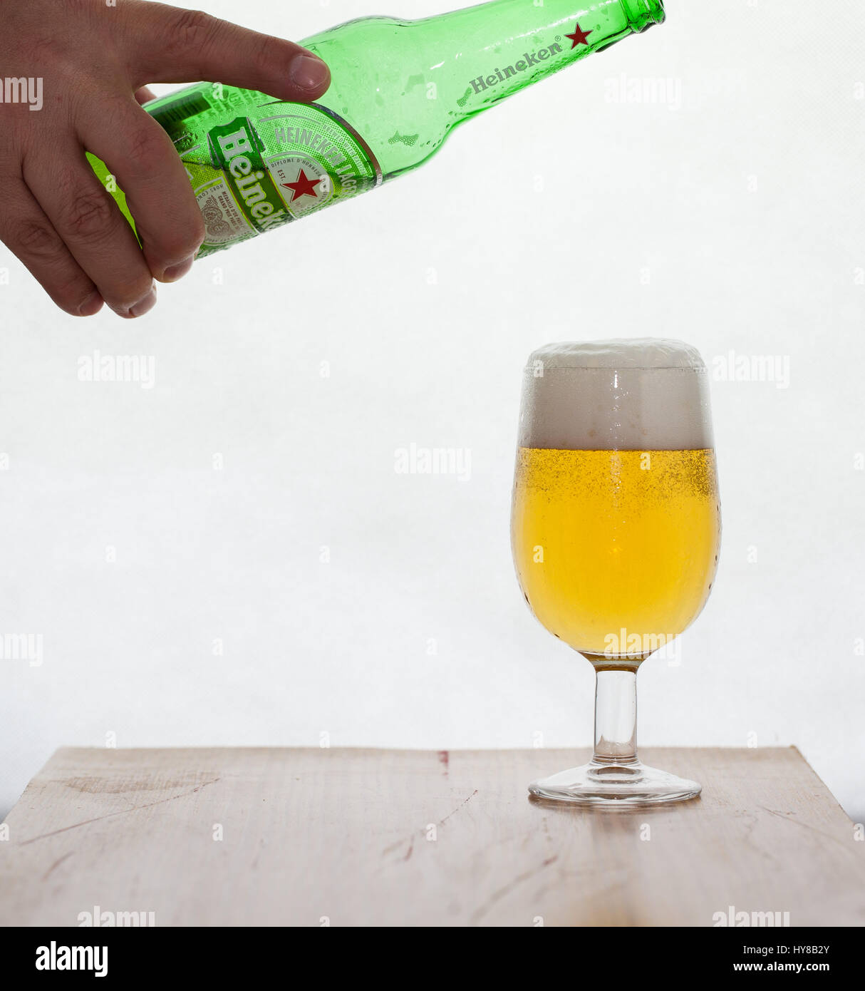 Cerveza heineken hi-res stock photography and images - Alamy