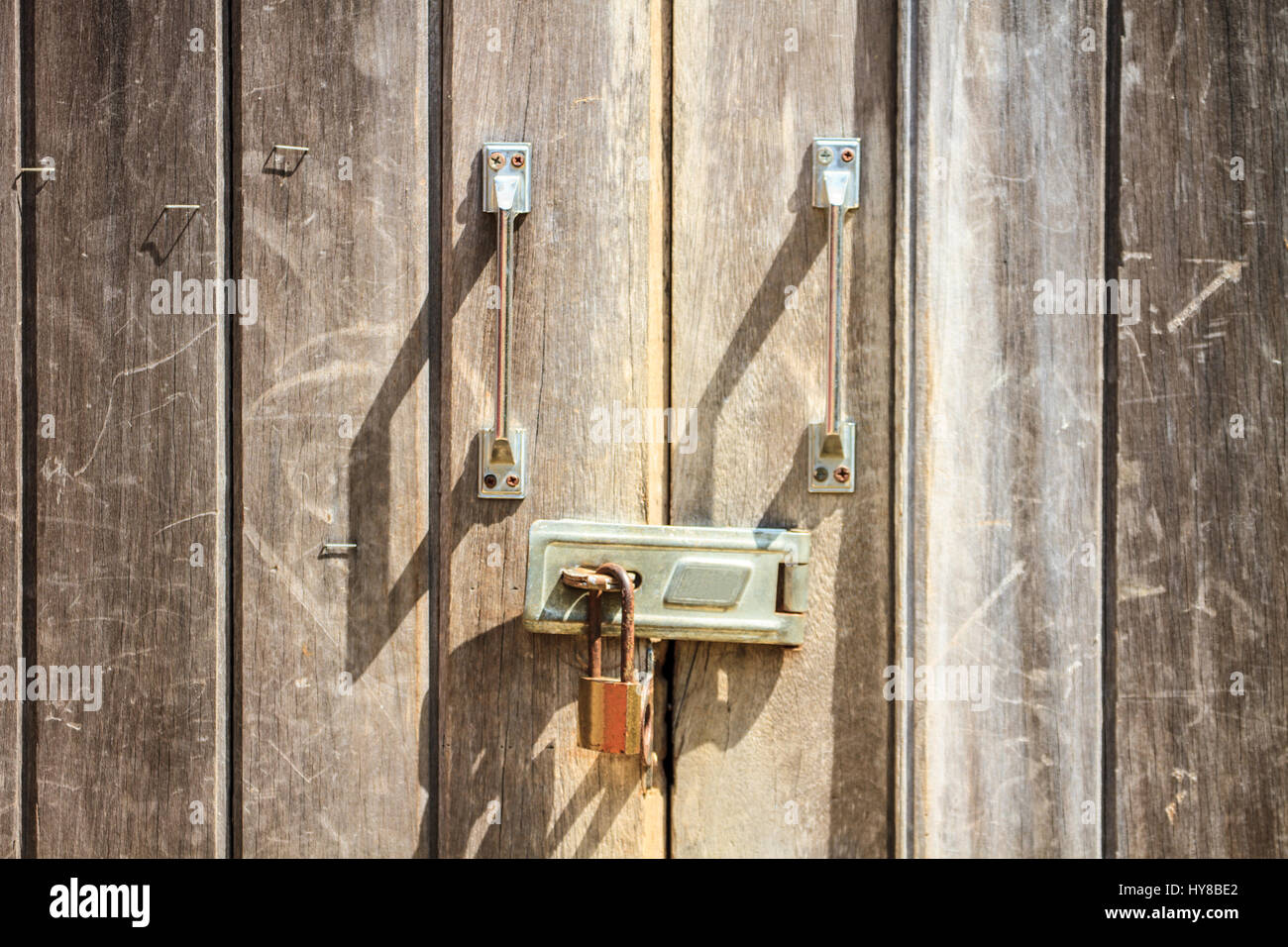 Pad lock on gate hi-res stock photography and images - Alamy