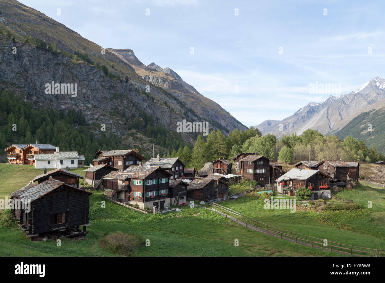 Swiss cottages hi-res stock photography and images - Alamy