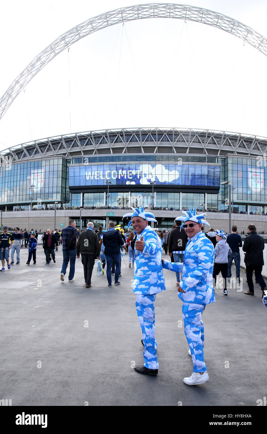 Soccer football fan fans blue sky suits hi-res stock photography and ...