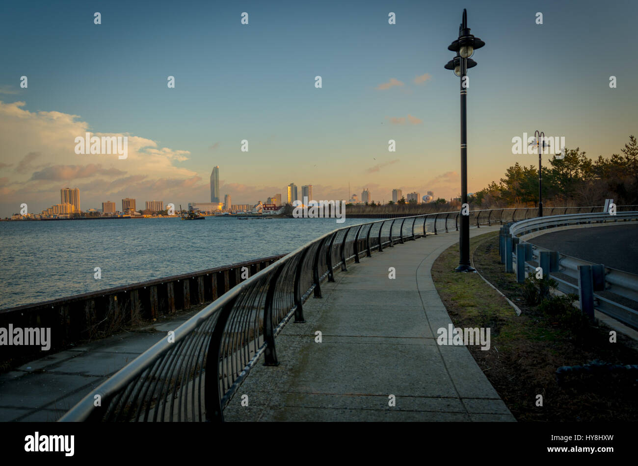 City landscapes hi-res stock photography and images - Alamy