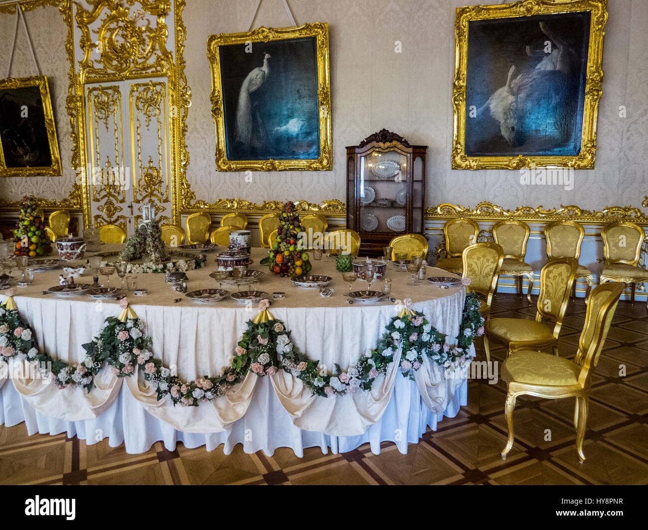 Royal banquet room in Catherine Palace in Pushkin Stock Photo - Alamy