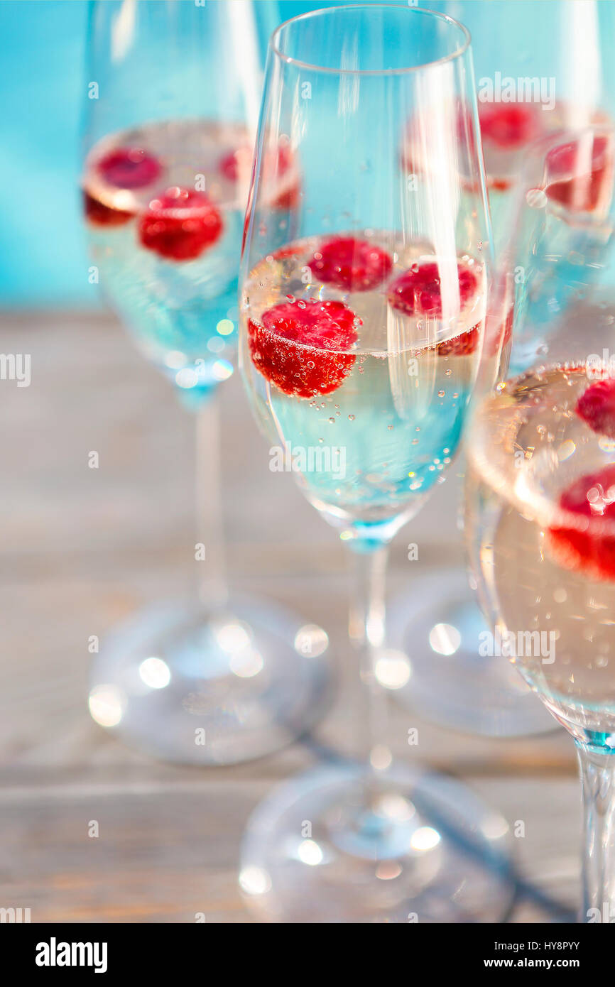 Summer background drinking glasses hi-res stock photography and images ...