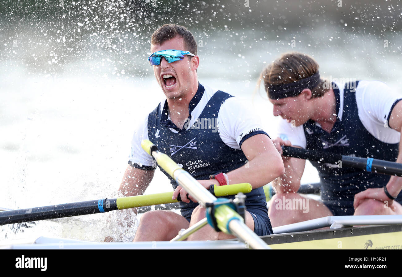 2017 cancer research uk mens boat race hi-res stock photography and ...