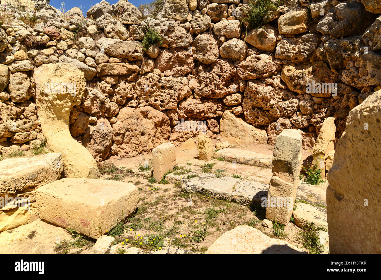 Southern Temple interior - Ġgantija Neolithic Temple - Gozo, Malta ...