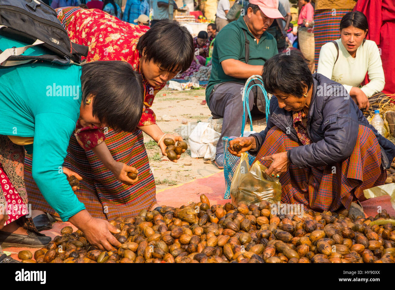 Women buying betel nut in the market in Punakha, Bhutan Stock Photo - Alamy