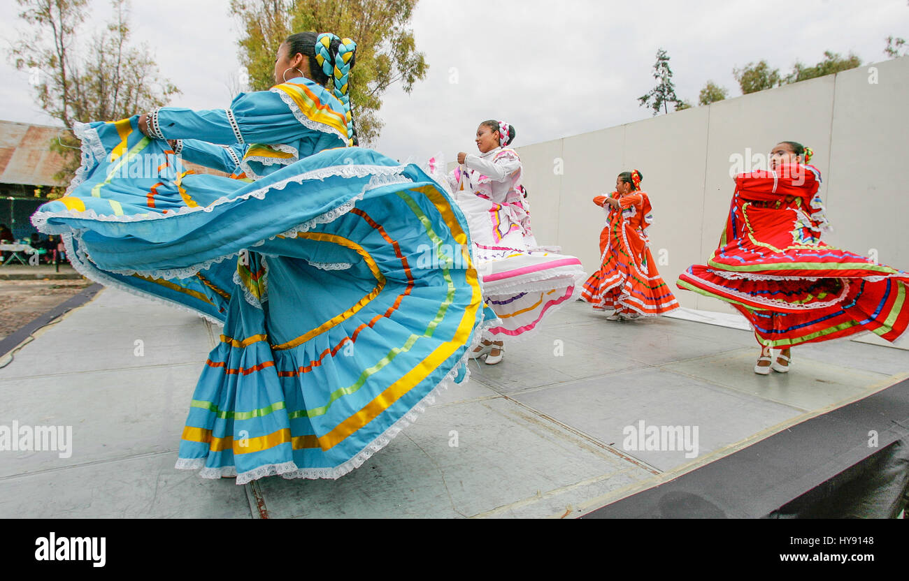 Jarabe tapatio hi-res stock photography and images - Alamy