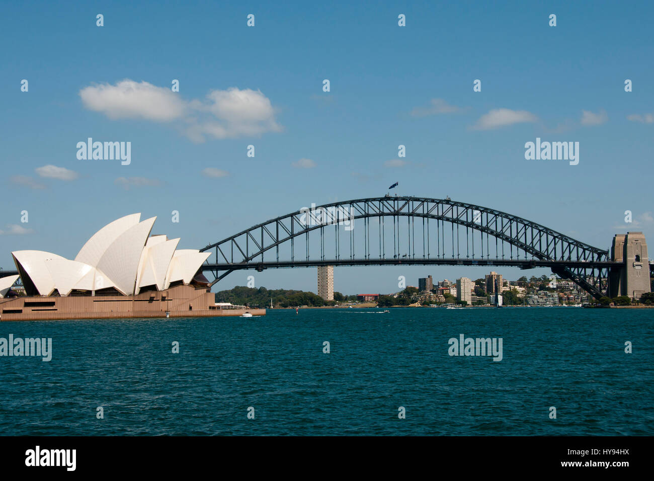 Sydney opera house and bridge twilight hi-res stock photography and ...