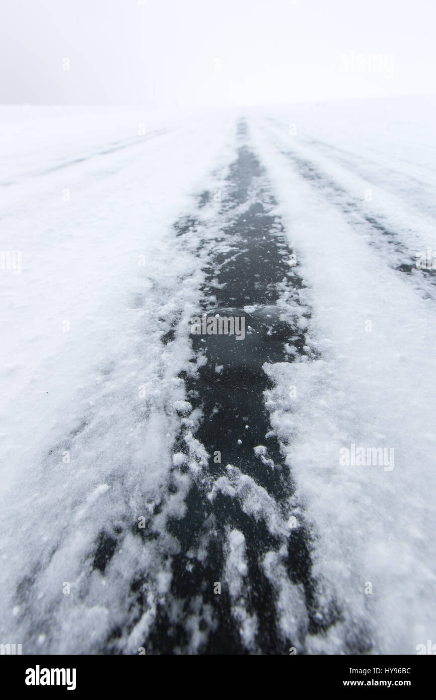 The ice road hi-res stock photography and images - Alamy