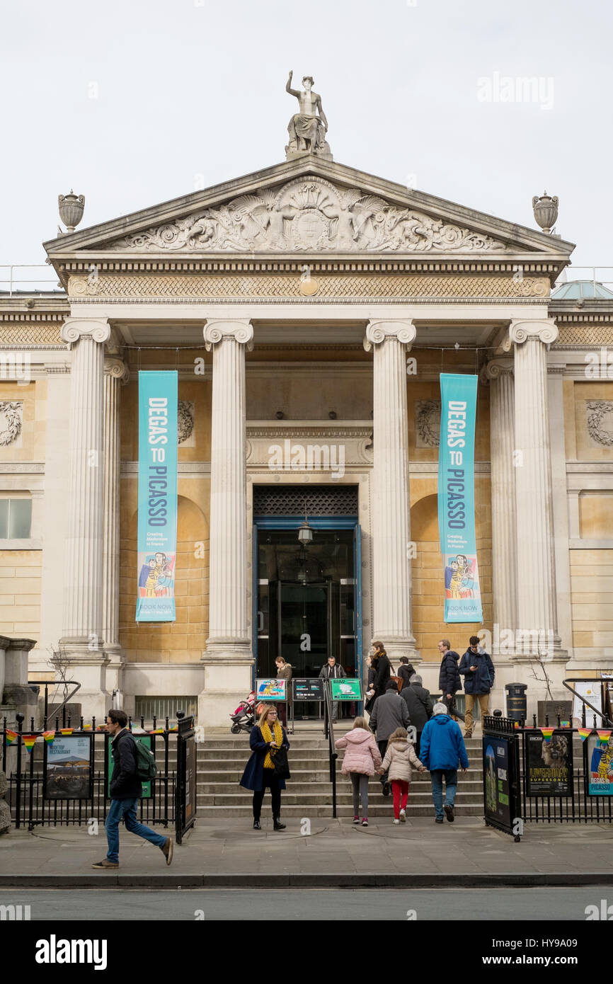 The Pedimented façade of the Ashmolean Museum, Oxford, England, United ...
