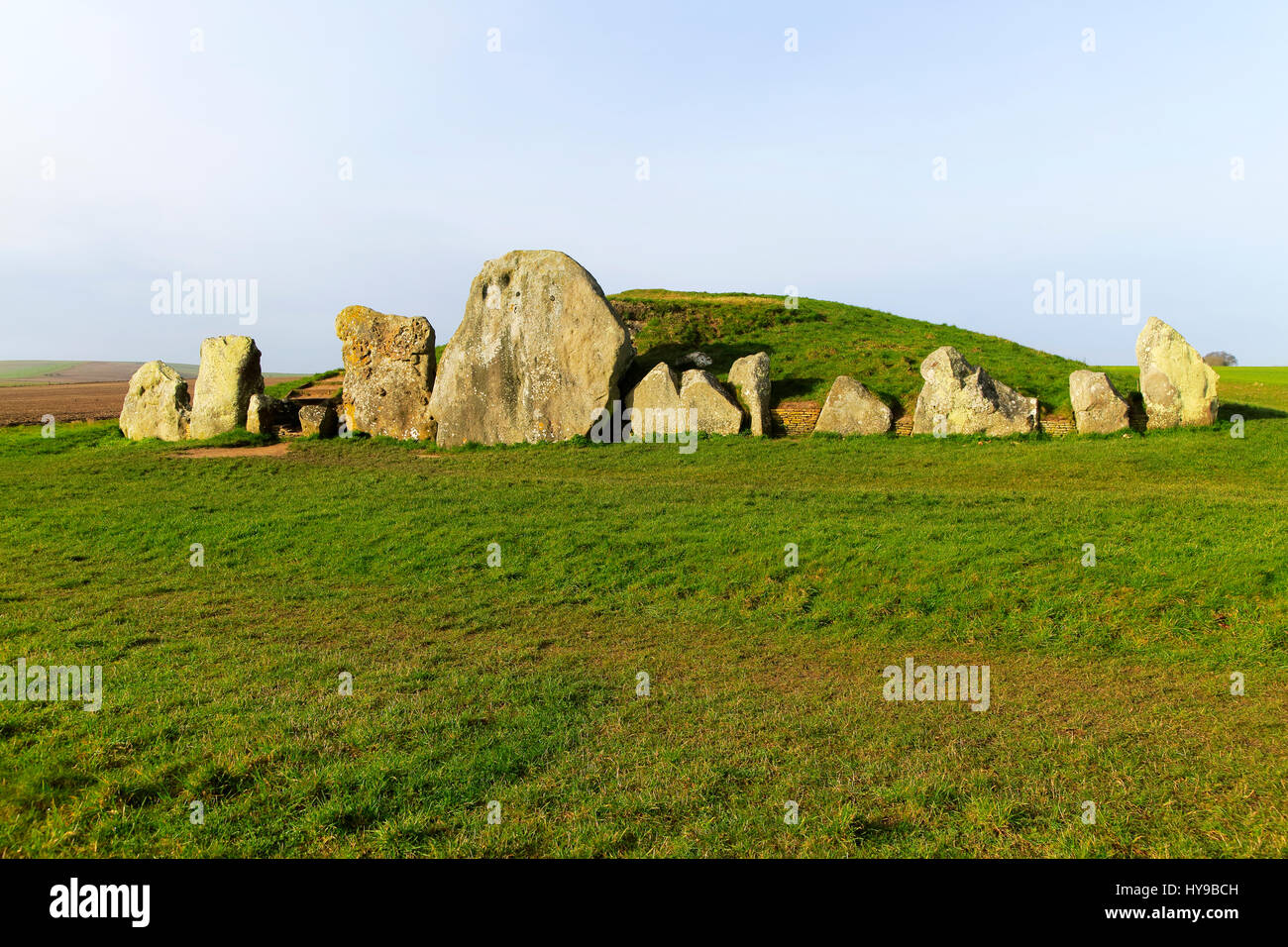 Neolithic long barrow burial monument, West Kennet, near Avebury ...
