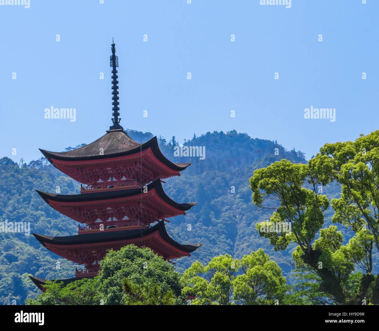 Floating pagoda hi-res stock photography and images - Alamy