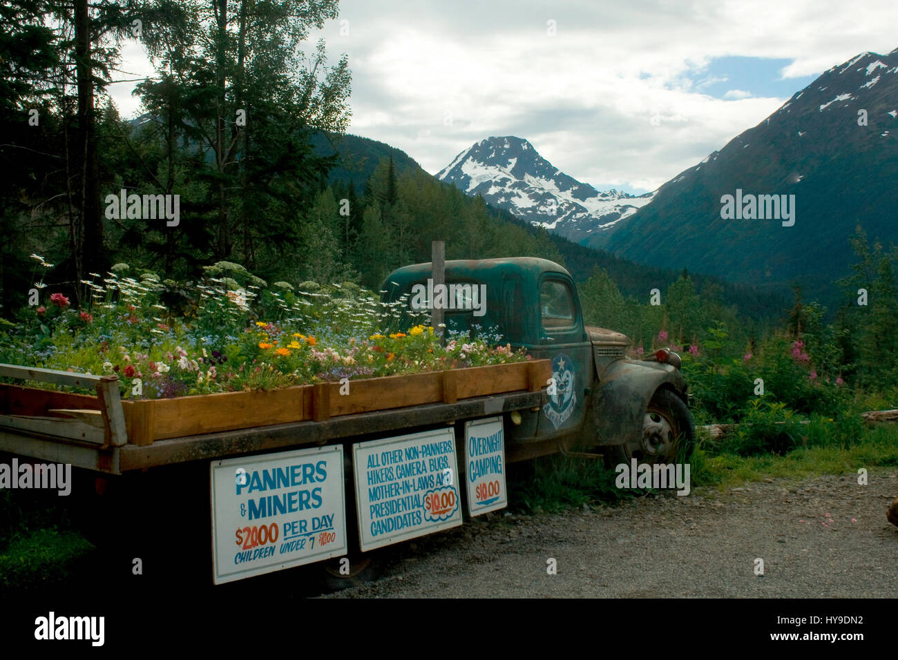 Sign gold panning in hi-res stock photography and images - Alamy