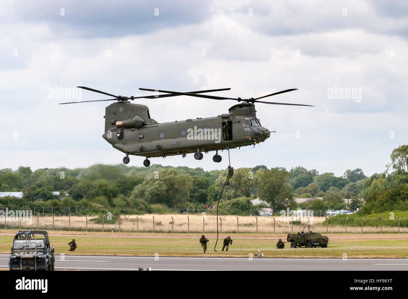 RAF Chinook deploying RAF Regiment Troops Stock Photo - Alamy