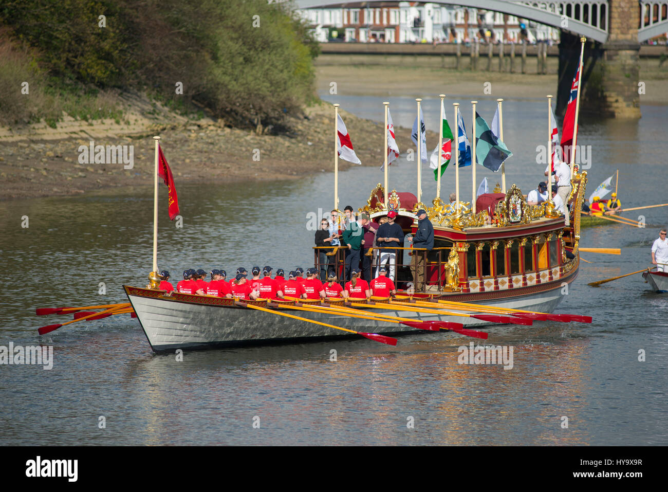 Oxford cambridge boat race finish line hi-res stock photography and ...