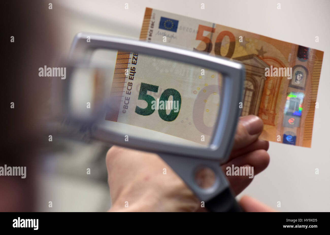 Leipzig, Germany. 28th Mar, 2017. A new 50 Euro bank note, photographed ...