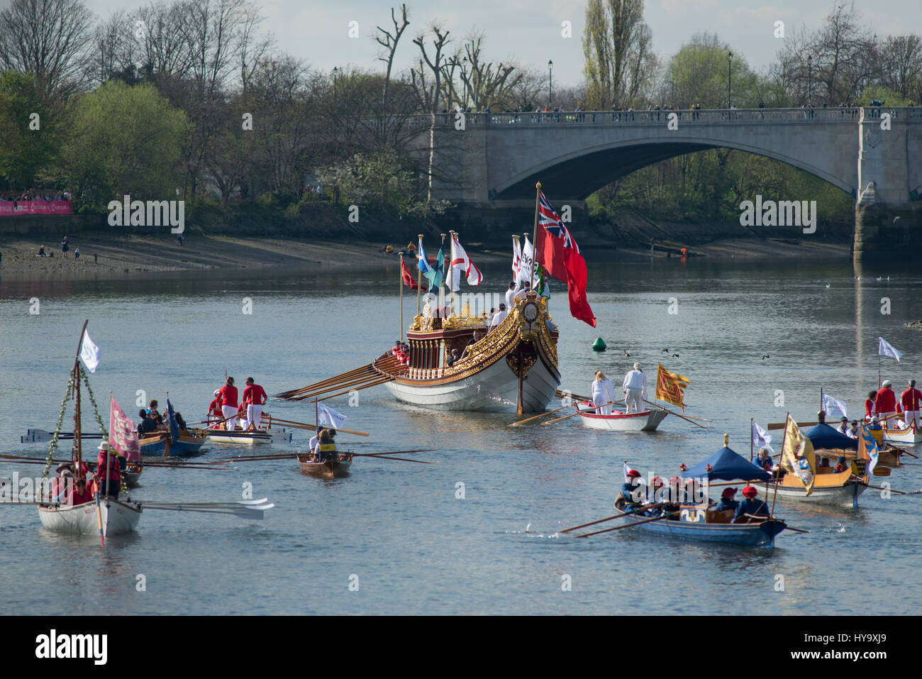 Barnes Bridge, London, UK. 2nd April, 2017. The Cancer Research UK Boat ...