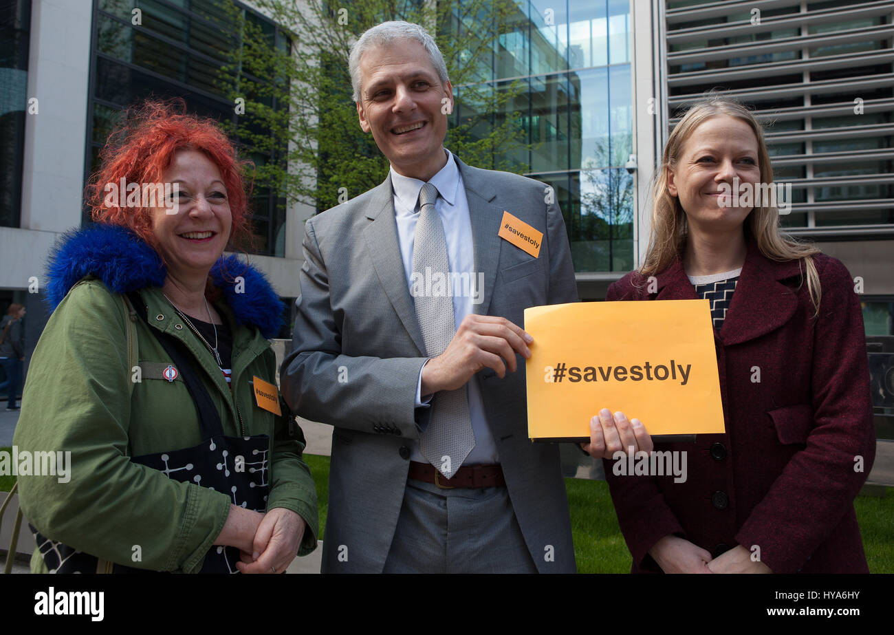 London, UK. 3rd Apr, 2017. Sue Odell, Neil Finer and Sian Berry outside ...