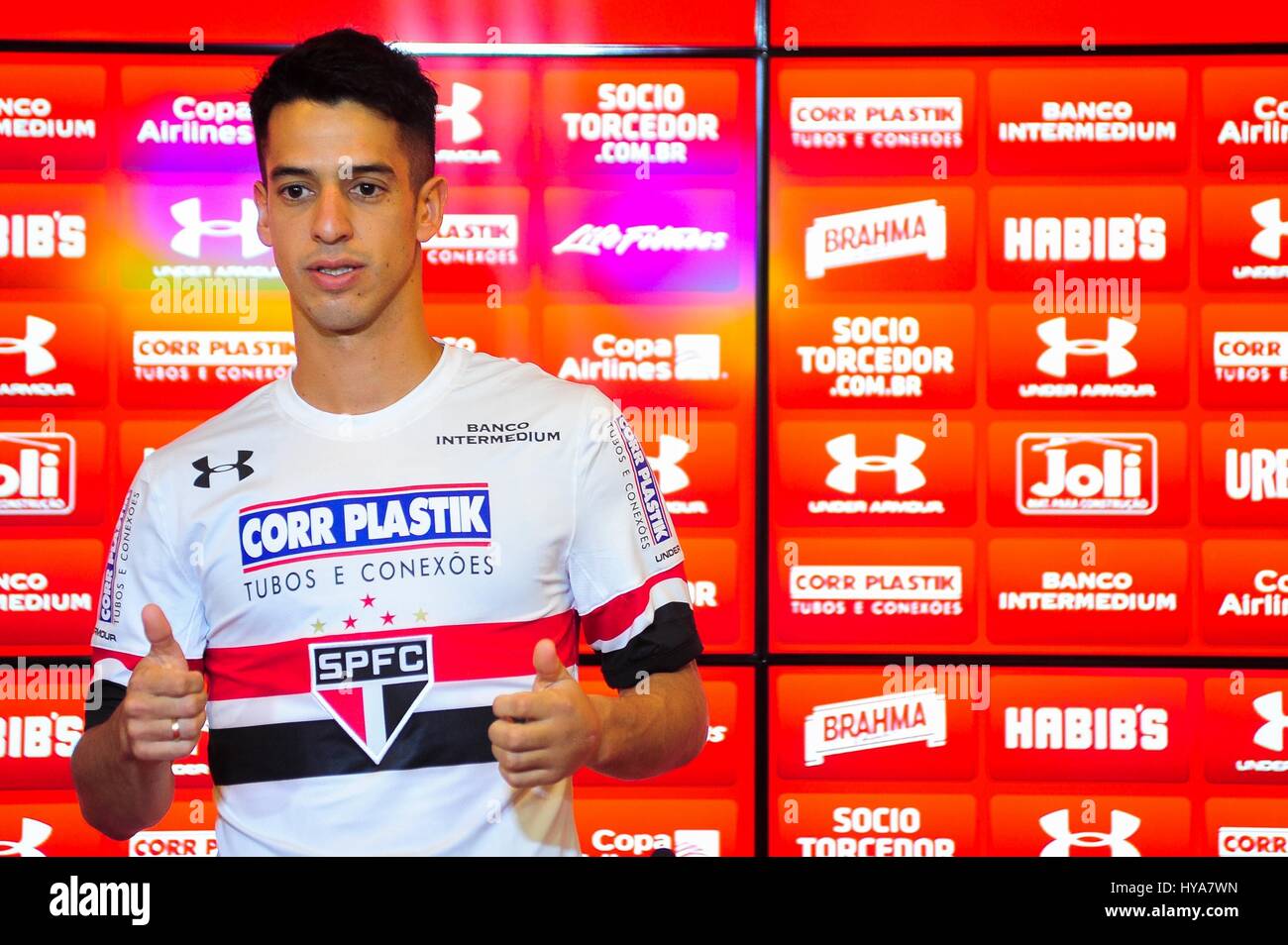 SÃO PAULO, SP - 03.04.2017: TREINO SPFC - The player Thomaz during his ...