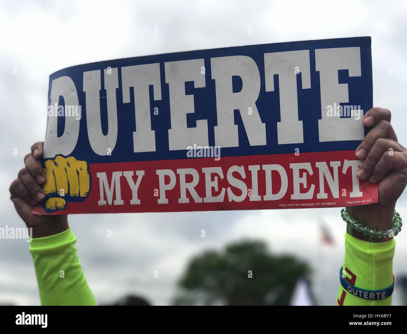 Rodrigo duterte supporters hi-res stock photography and images - Alamy