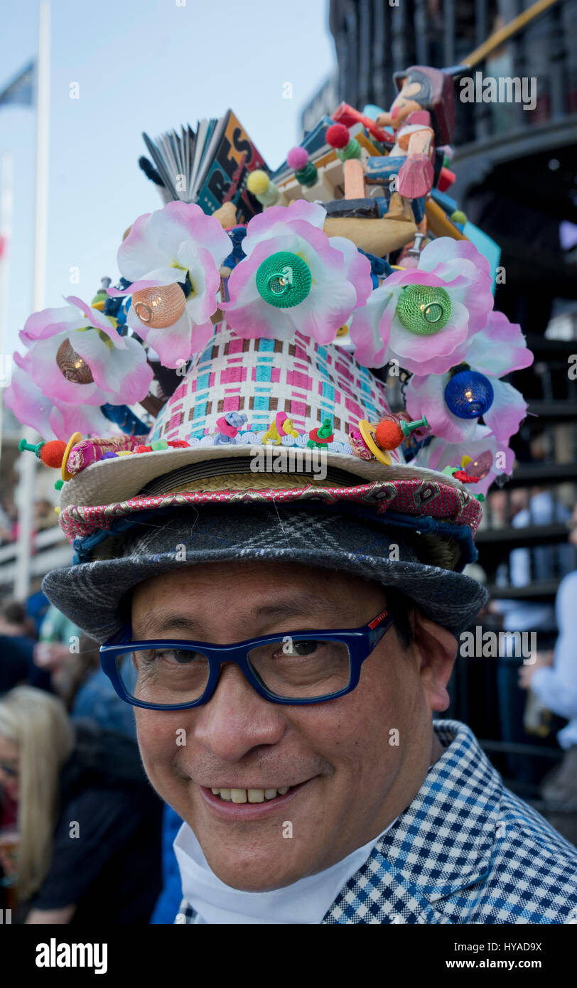 Spectators by the river at the 2017 Oxford vs. Cambridge Thames Boat ...