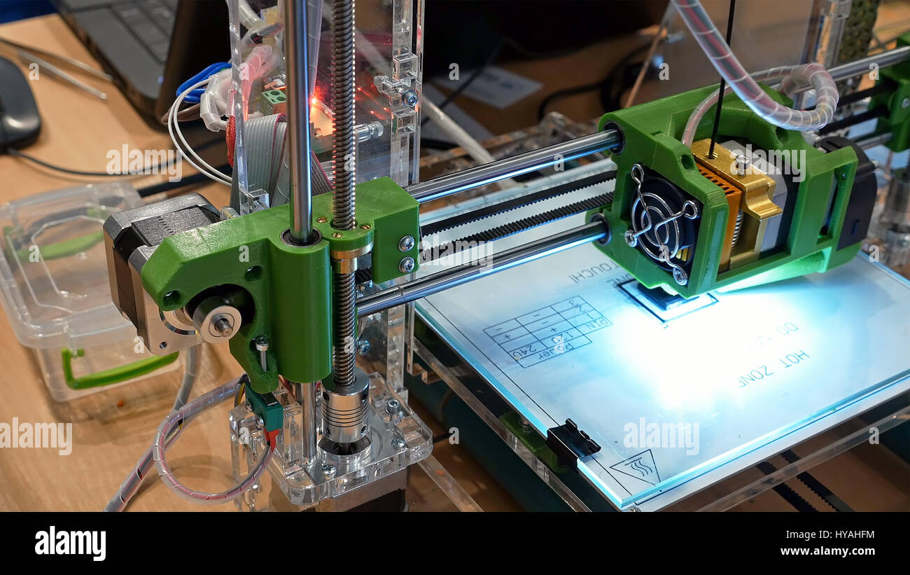 Three dimensional plastic 3d printer Stock Photo - Alamy