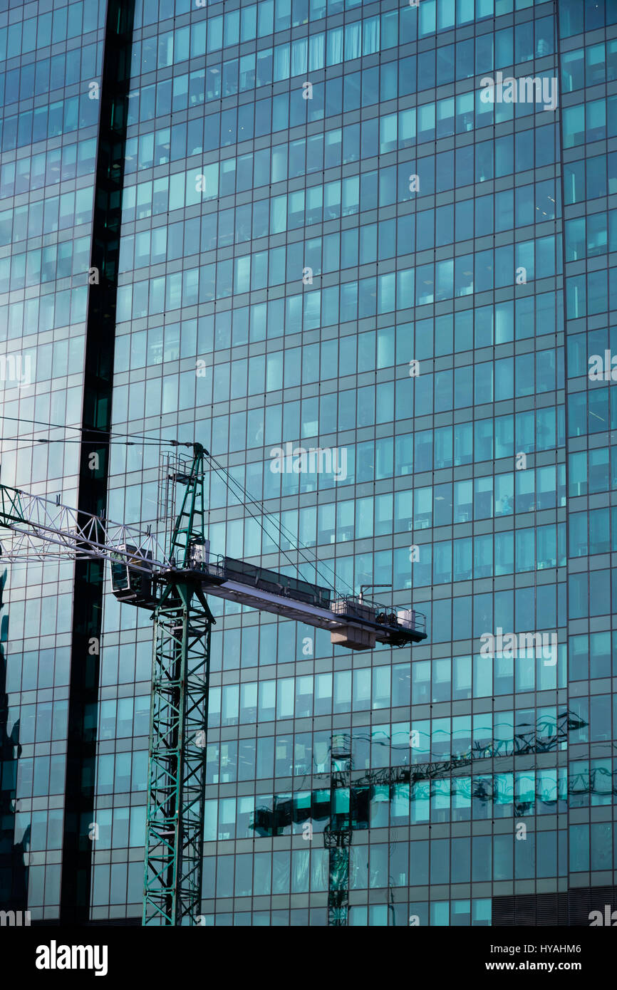 Skyscraper flats construction crane hi-res stock photography and images ...