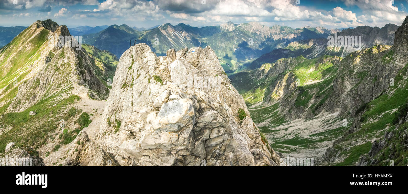 Fixed rope route in the mouintains. Very exposed, great view Stock ...