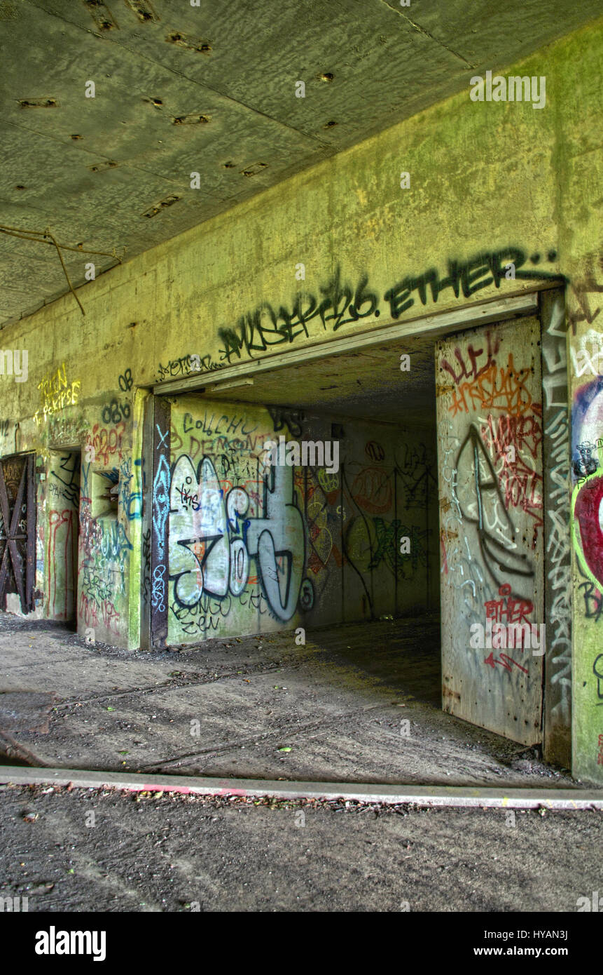 NEW YORK, USA: Fort Tilden covered in graffiti art. NEW YORK’S last ...
