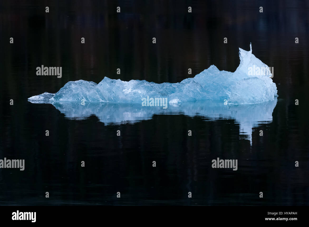 Small iceberg hi-res stock photography and images - Alamy