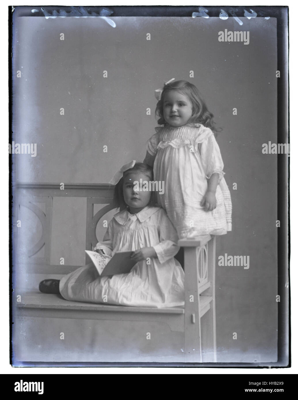Gilbert children, 28 Oct 1916 (16858578707 Stock Photo - Alamy