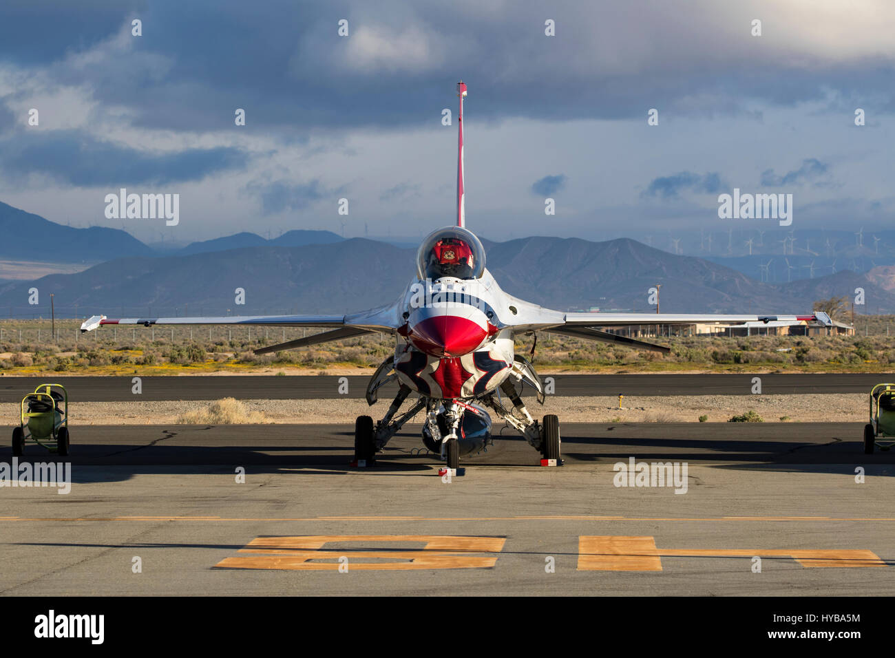 Airplane US Air Force Thunderbirds F-16 jet fighters Stock Photo - Alamy