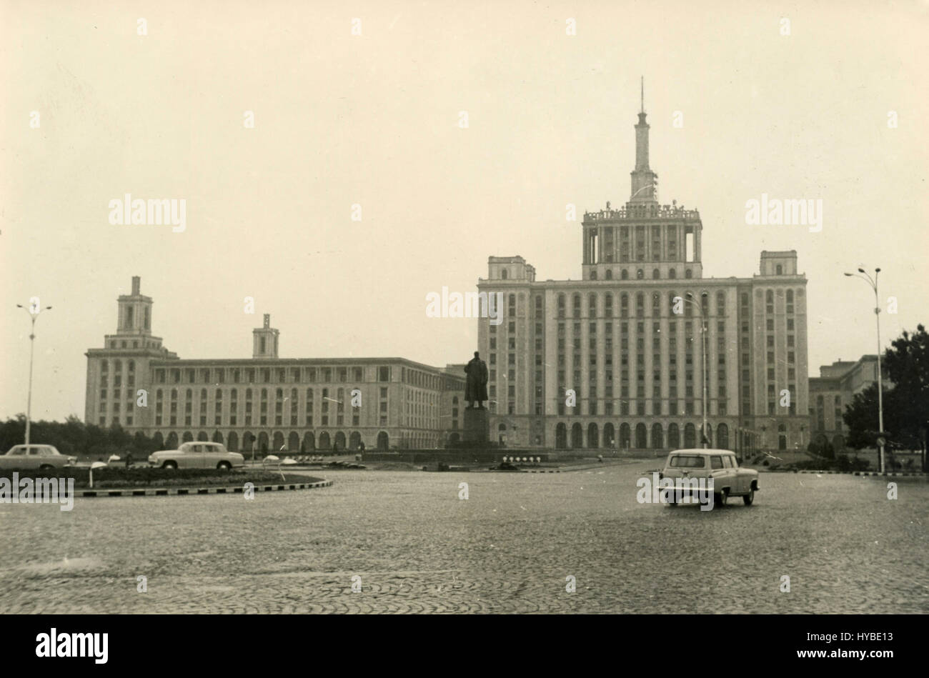 Free press building hi-res stock photography and images - Alamy