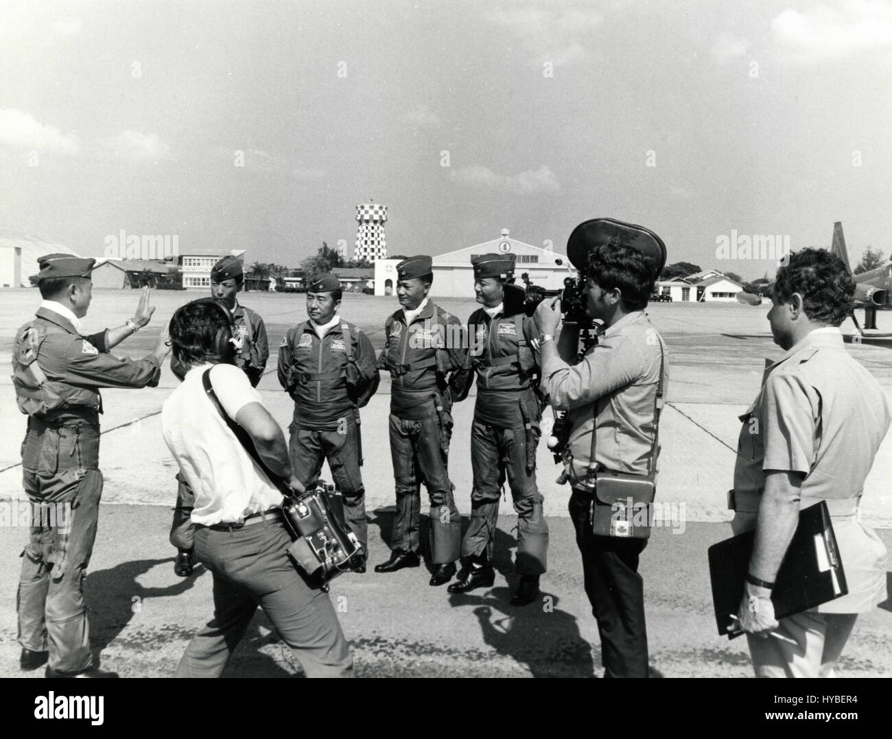 Vietnamese pilots of the air force hi-res stock photography and images ...