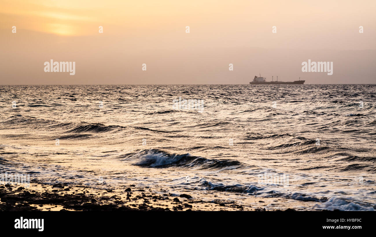 Jordan gulf of aqaba sunset hi-res stock photography and images - Alamy
