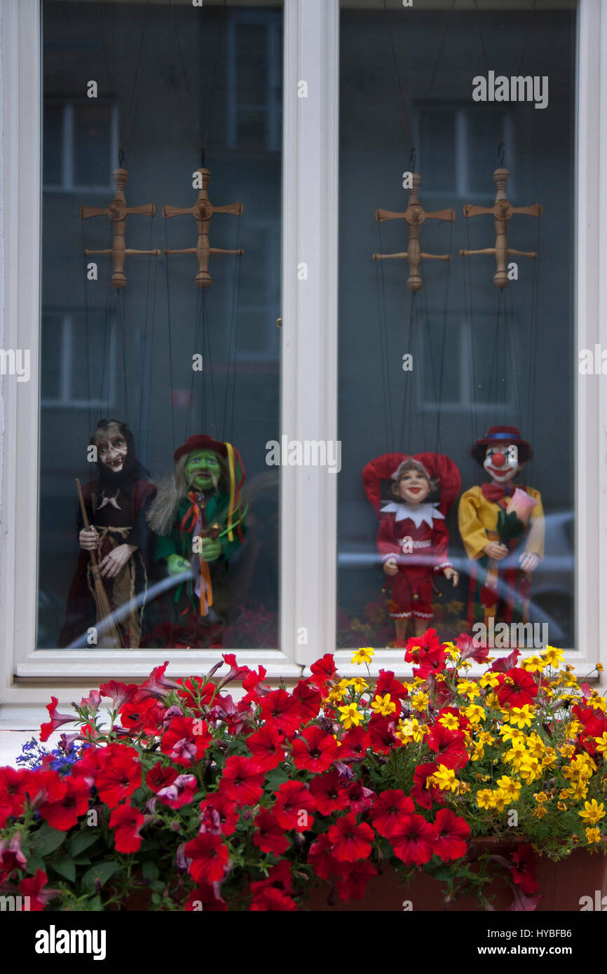 Statue in window Stock Photo - Alamy