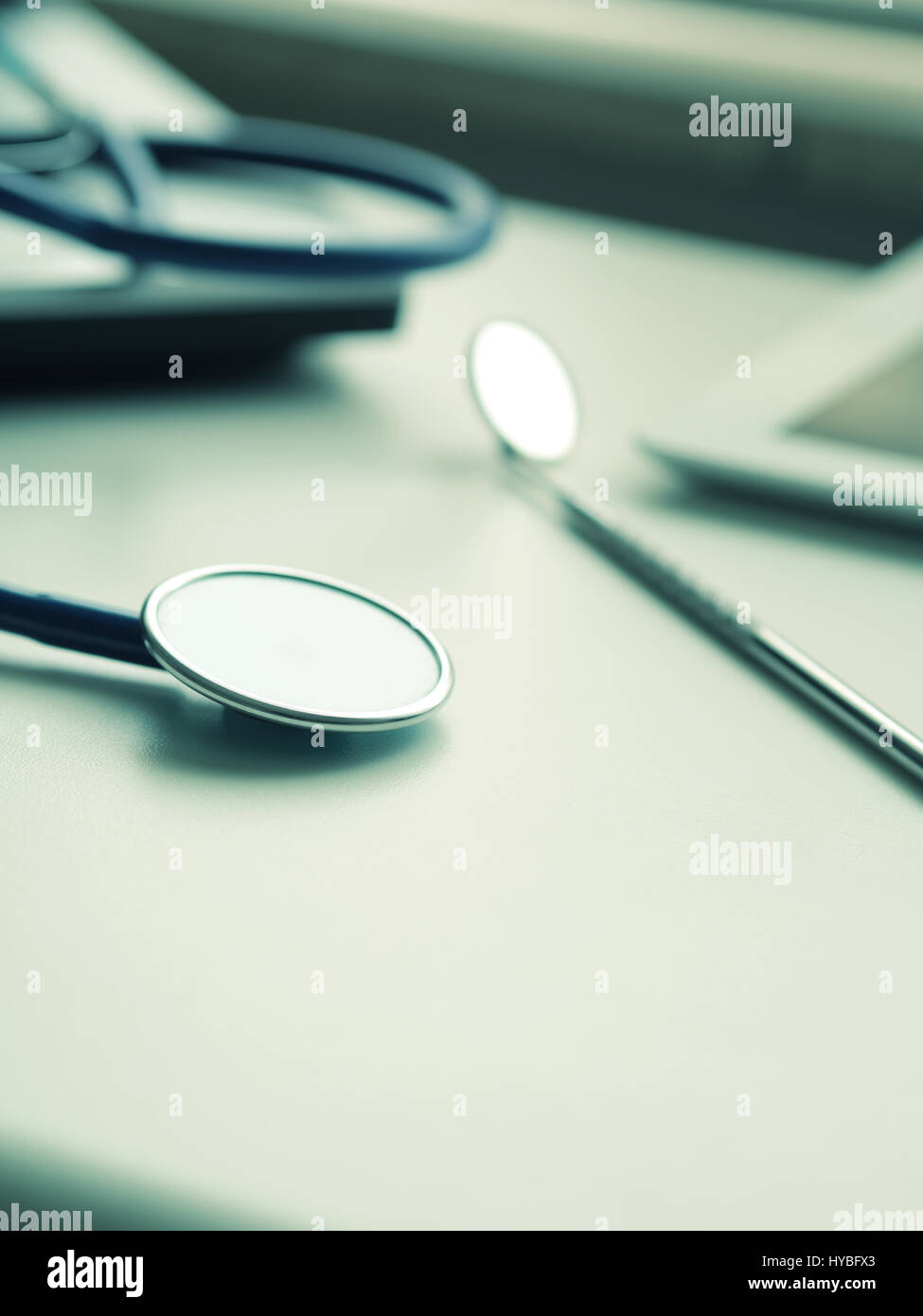 Hospital utensils hi-res stock photography and images - Alamy