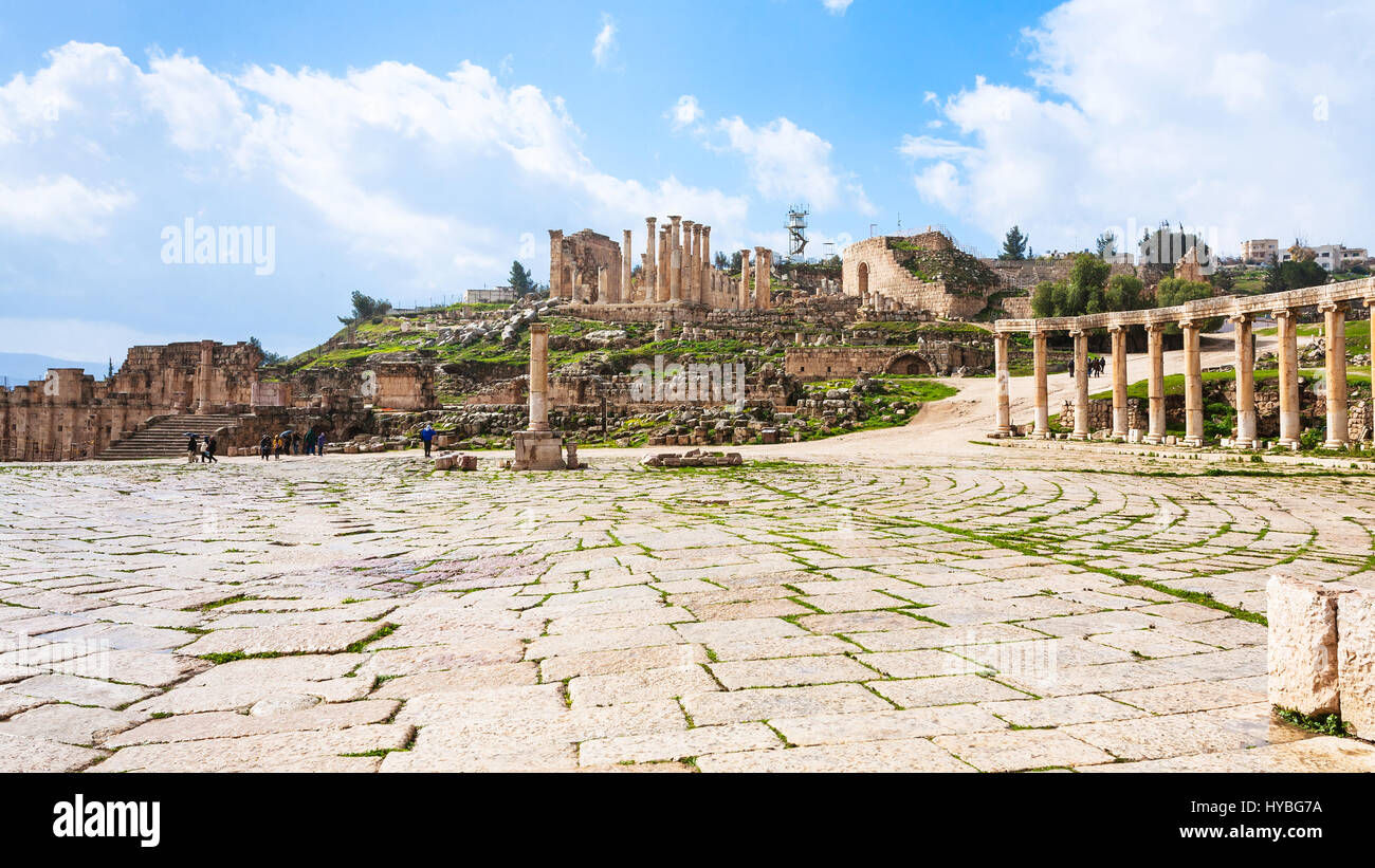 Oval temple hi-res stock photography and images - Alamy